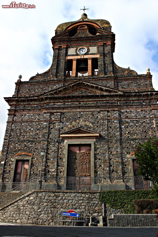 Il duomo di Sant'Alfio in Sicilia, siamo ... | Foto Sant'Alfio Il duomo di Sant'Alfio in Sicilia, siamo ... | Foto Sant'Alfio