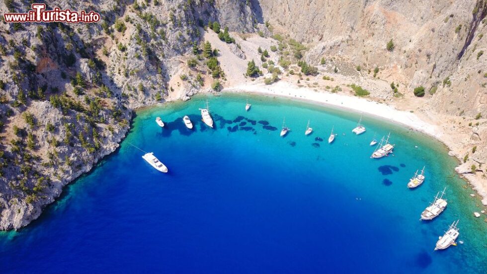 Symi (Isola di Simi), famosa un tempo per le sue spugne di mare ...
